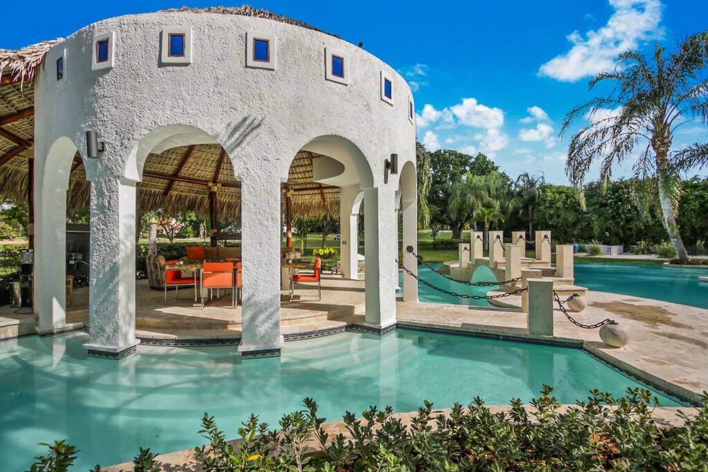 5-Star Villa for Rent at Casa de Campo - With Pool, Jacuzzi & Staff