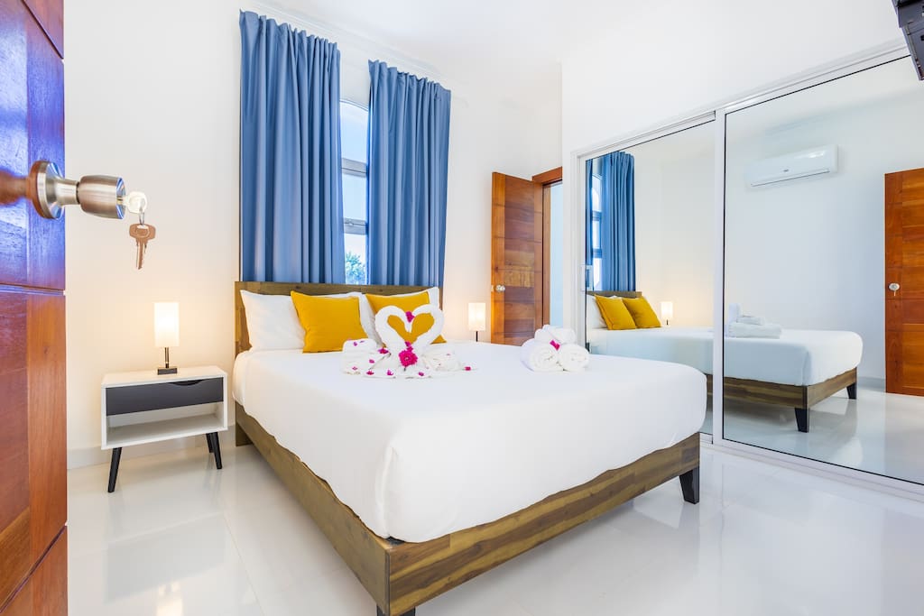 New Modern Punta Cana Villa - Pool & Rooftop Jacuzzi. Up to 7 guests