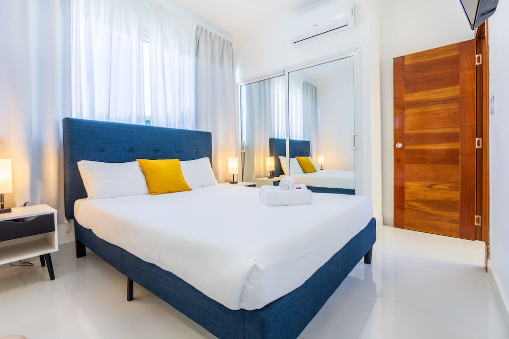 New Modern Punta Cana Villa - Pool & Rooftop Jacuzzi. Up to 7 guests