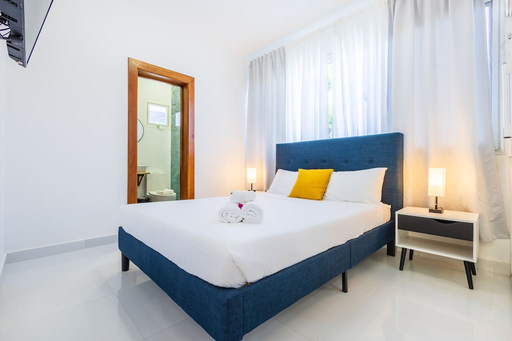 New Modern Punta Cana Villa - Pool & Rooftop Jacuzzi. Up to 7 guests