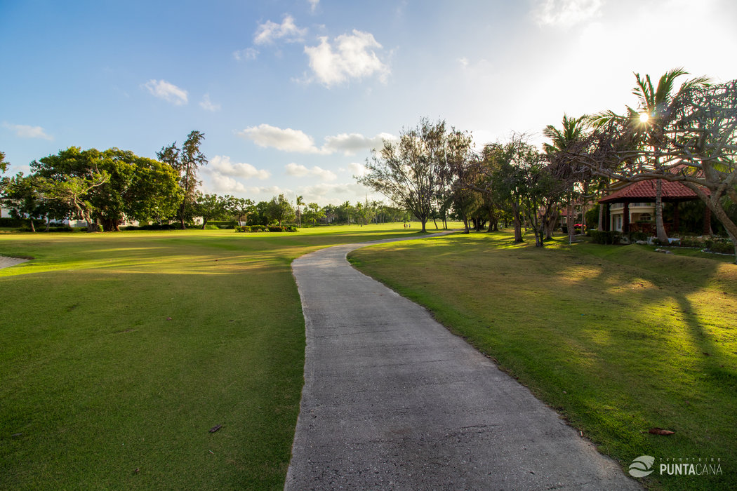 Punta Cana Golf Guide 2025 - Prices, Top Courses, Golf Villas