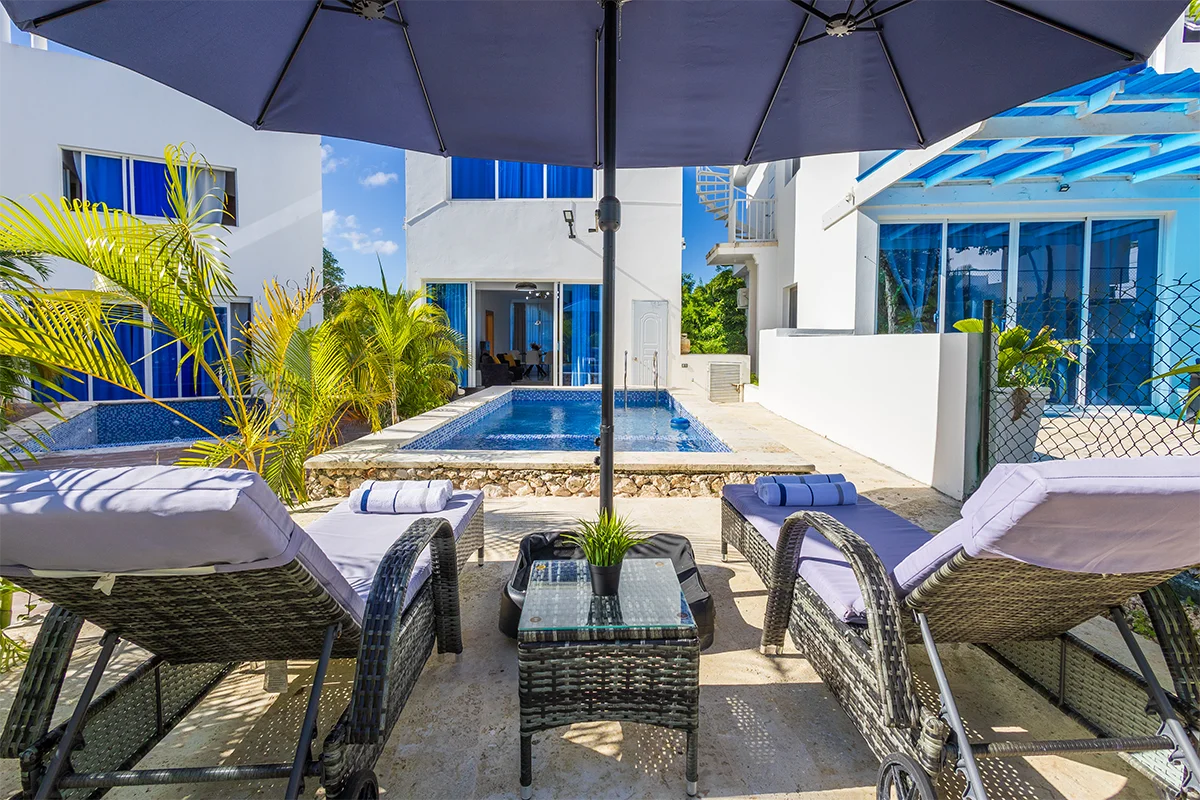 New Modern Punta Cana Villa - Pool & Rooftop Jacuzzi. Up to 7 guests